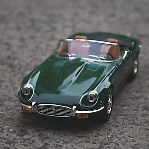 ROAD SIGNATURE 92608 Scale 1:18 1971 Jaguar E-Type, Green