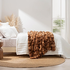 EVERGRACE Ultra Soft Luxury Fluffy Ridgeline Faux Rabbit Fur Throw Blanket, Thick Warm Blankets for bed, Cozy Plush Reversible Blanket for Couch, Chair, Sofa, Lion Caramel, 50x60 Inches, 870 GSM