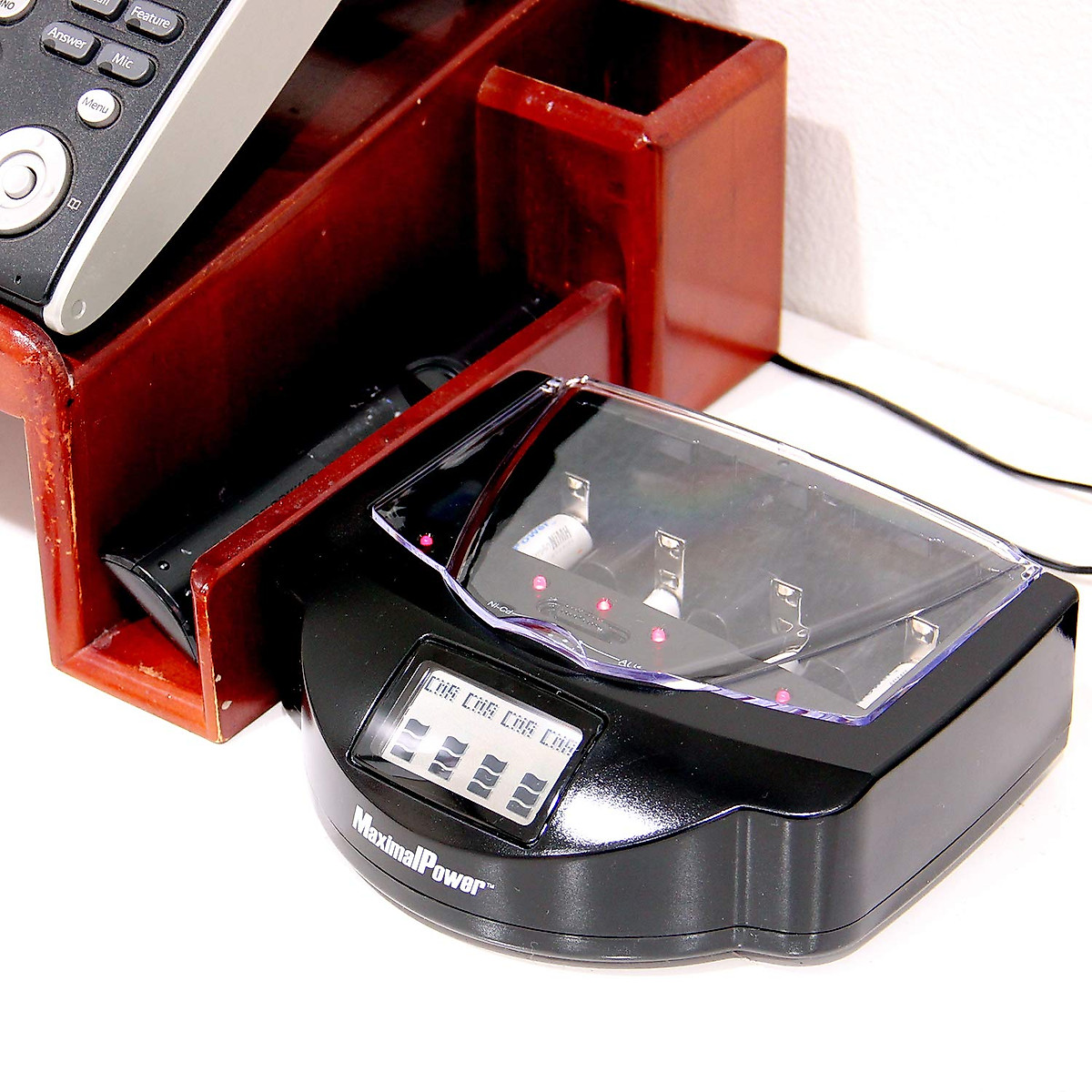 MaximalPower Universal Battery Charger Station for Alkaline, RAM, Ni-MH, Ni-CD, AA, AAA, C, D, 9V Batteries | FC999 Model (Battery Charger)