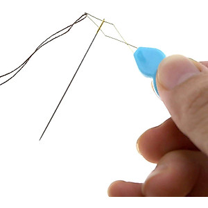 30 Pieces Gourd Shaped Plastic Needle Threaders, Plastic Wire Loop DIY Needle Threader Hand Machine Sewing Tool for Sewing Crafting with Clear Box, 4 Colors Random