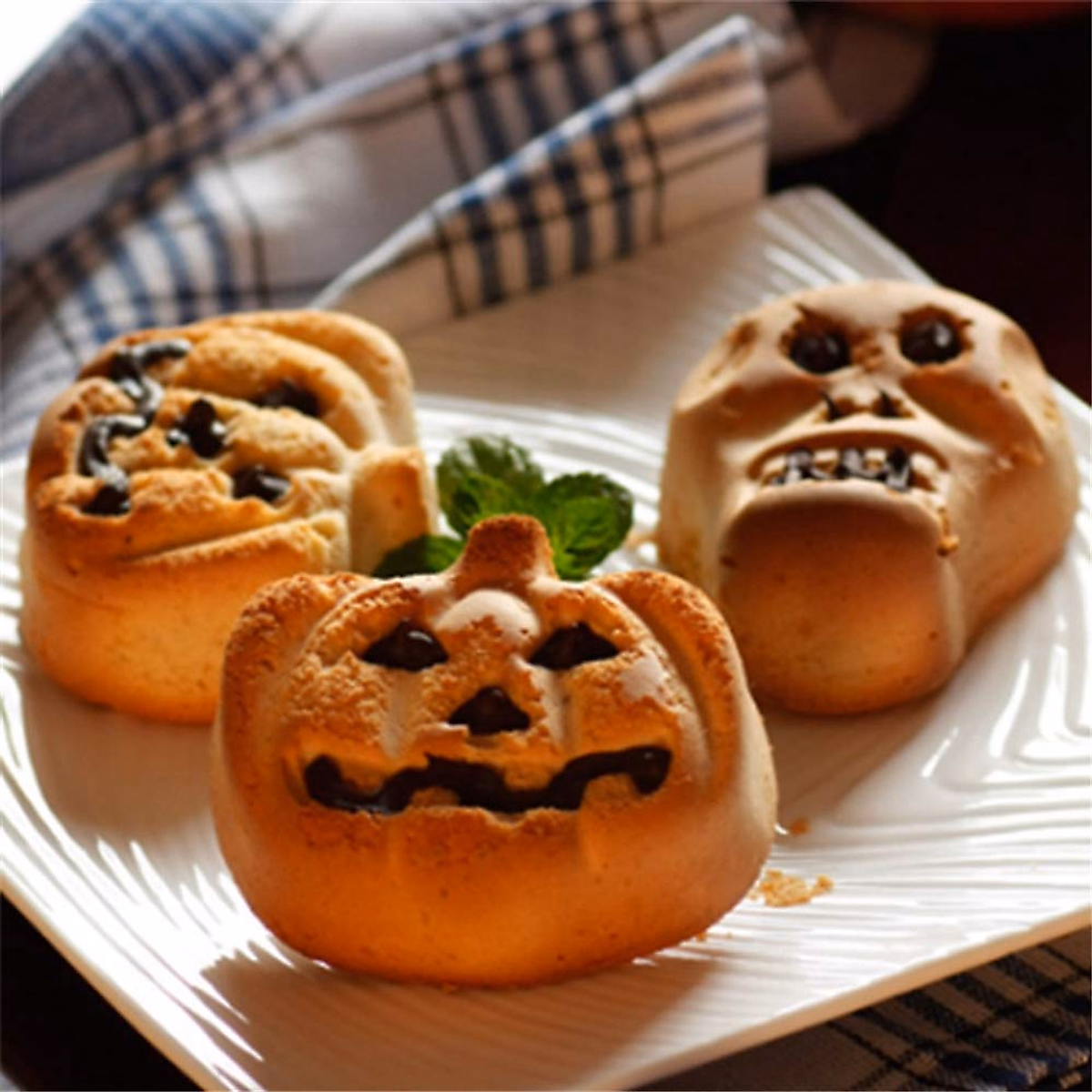 3 PCS Silicone Halloween Ghost Pumpkin Baking Mold Set Non-Stick Chocolate Jelly Fondant Cake Baking mold for Party Gift Handmade Soap Molds with Shape of Skull Bat Ghost