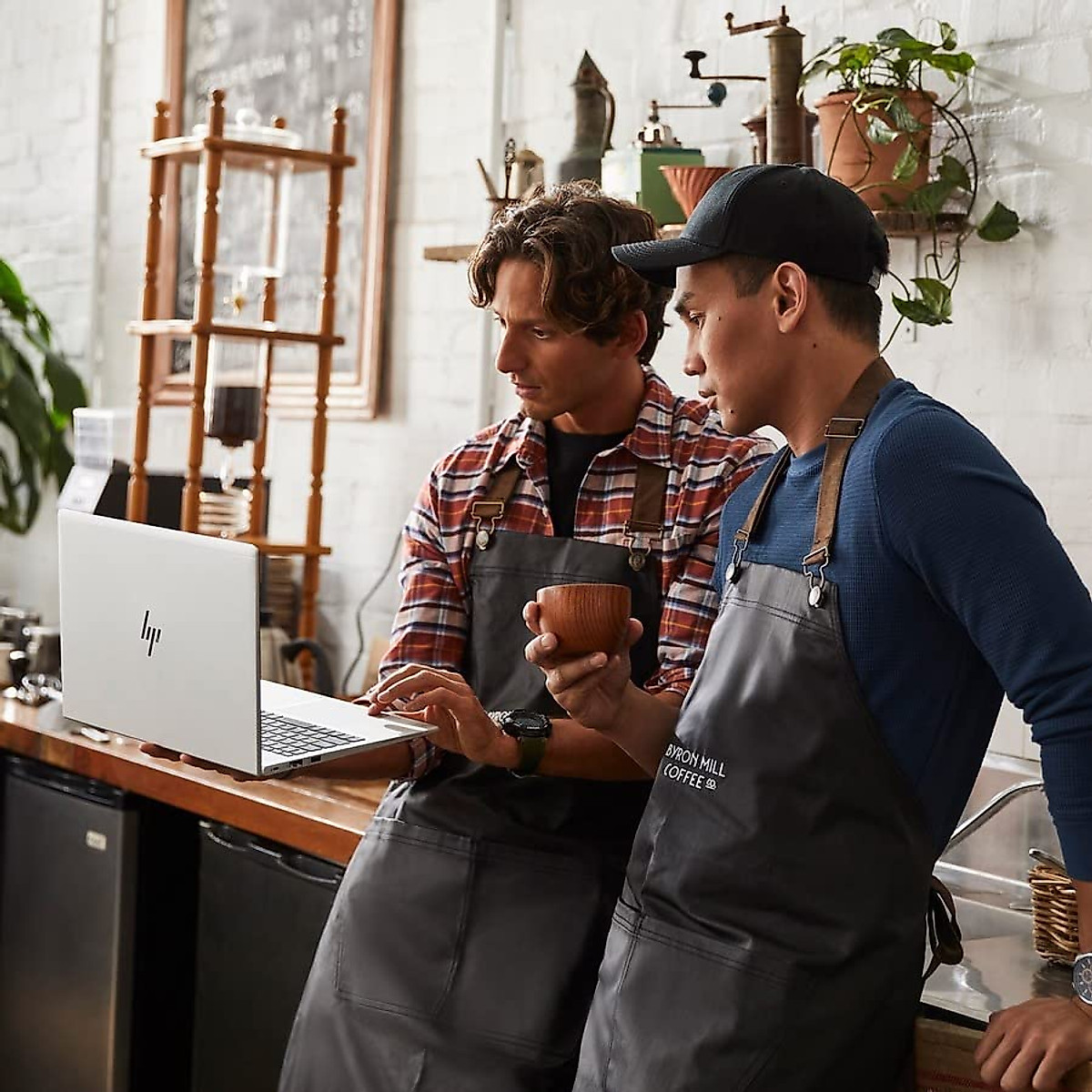 HP EliteBook 655 G9 15.6" Notebook - Full HD - 1920 x 1080 - AMD Ryzen 5 PRO 5675U Hexa-core (6 Core) 2.30 GHz - 16 GB Total RAM - 512 GB SSD - Windows 10 Pro - AMD Radeon Graphics - in-Plane Swi