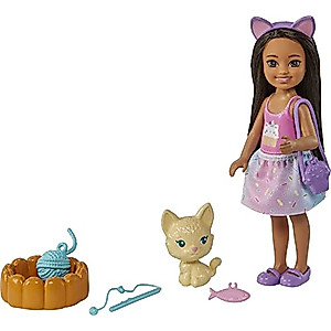 Barbie Chelsea Doll & Accessories, Brunette Doll with Removable Sprinkle-Print Skirt, Kitten, Pet Bed & More
