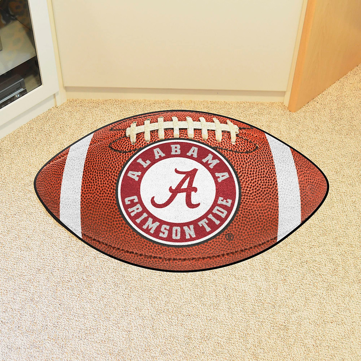 FANMATS 35629 Alabama Crimson Tide Football Rug - 20.5in. x 32.5in.