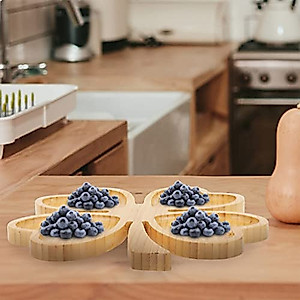 PRETYZOOM Wooden Serving Tray Clover Shaped Charcuterie Boards Shamrock Cheese Cake Bread Snack Serving Plate Appetizer Platter for Meat Vegetables Fruit St. Patricks Day Party