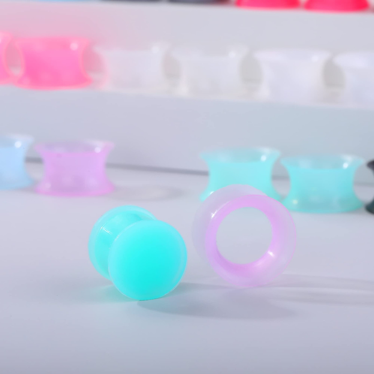 Jusway Silicone Ear Plugs Gauge Stretching Kit Ear Stretchers Lobe Ear Piercings 1/2 Gauges (32PCS)