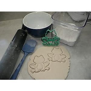 FROG WITH DETAIL AMPHIBIAN COOKIE CUTTER MADE IN USA PR4460