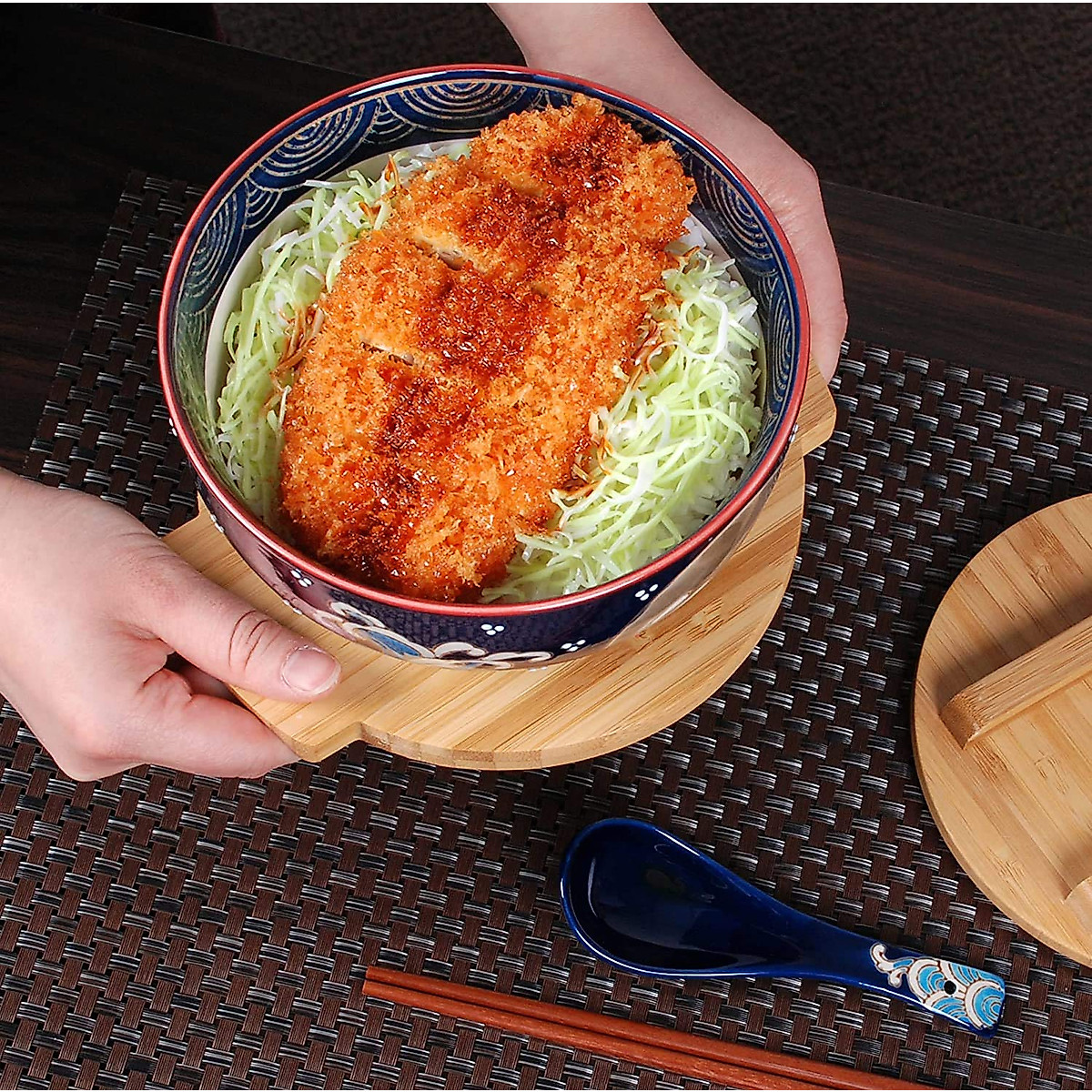 Happy Sales, Japanese Kamameshi Vintage Style Rice Noodle Ramen Bowl with Bamboo Lid Trivet Chopsticks and Porcelain Spoon Bowl Set (BlueRabbitMoon)