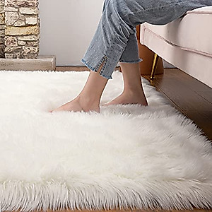 Maxsoft Fluffy Fur Rug for Bedroom, 3 x 5 Feet White Shaggy Faux Sheepskin Rugs for Girls Room Washable, Furry Throw Area Rugs for Dorm Living Room Kids Home Decor