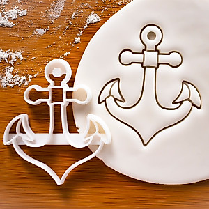 Set of 3 Nautical cookie cutters (Designs: Anchor, Captain's Hat and Ship's Wheel), 3 pieces - Bakerlogy