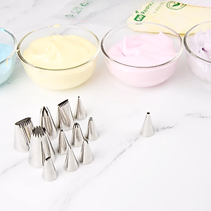 Restaurantware Pastry Tek Piping Tip 1 Round Round Tip For Icing - #6 Corrosion-Resistant Stainless Steel Icing Tip Dishwasher-Safe Decorate Cupcakes Cakes or Cookies