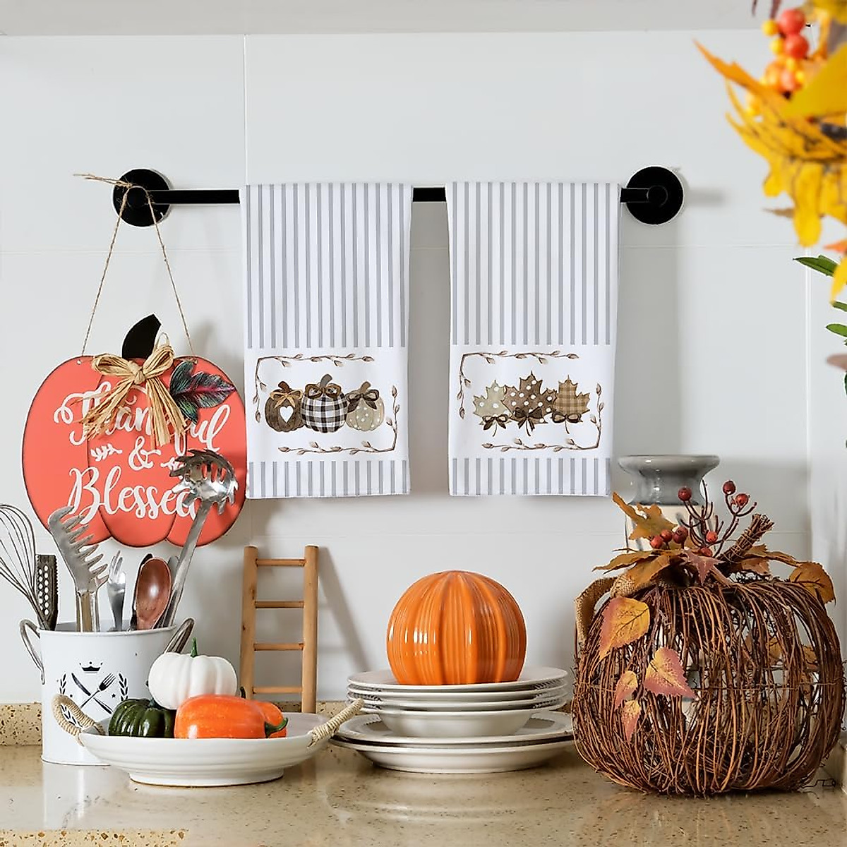 GEEORY Fall Kitchen Dish Towels Set of 2,Beige Pumpkin Maple 18x26 Inch Drying Dishcloth,Farmhouse Home Decoration GD150