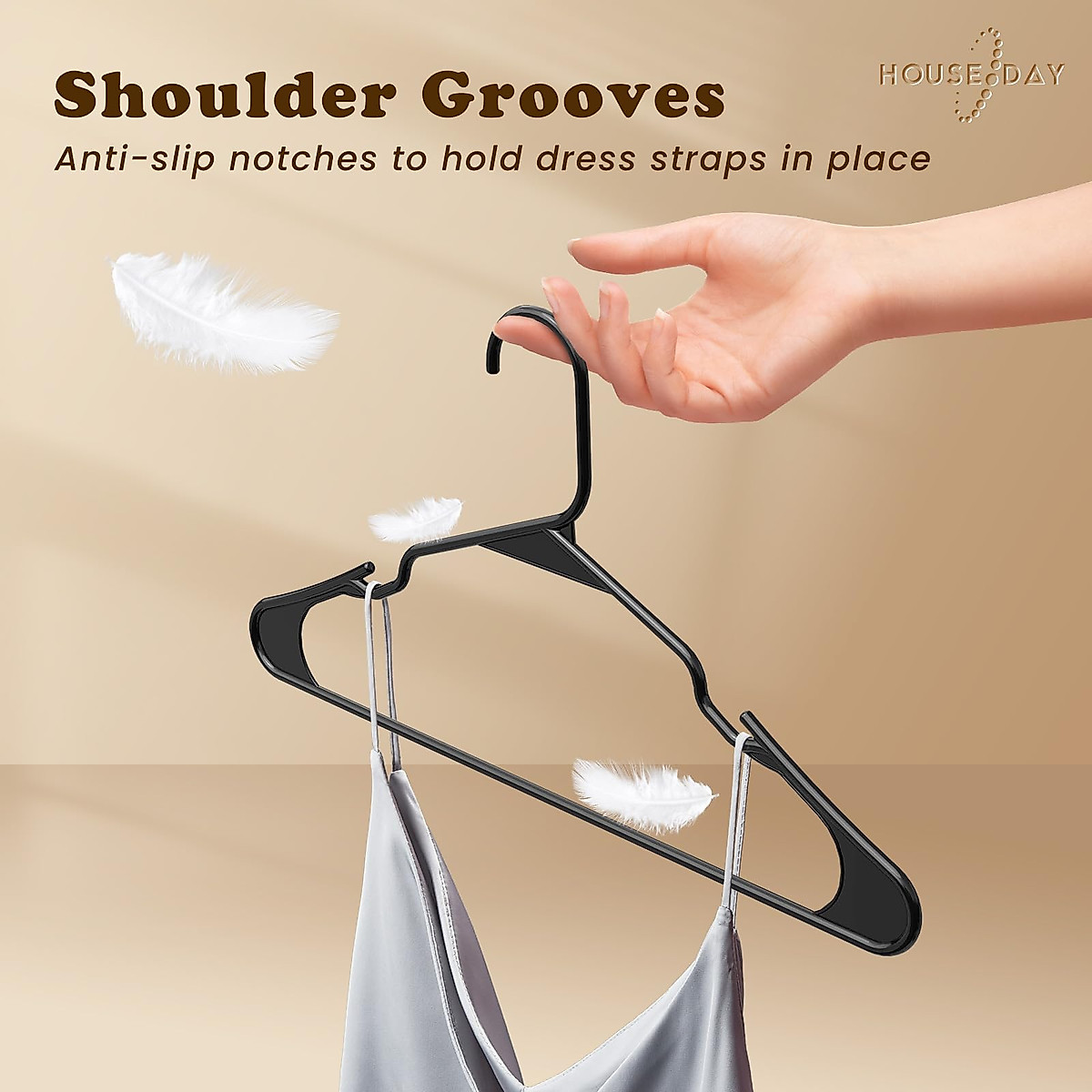 HOUSE DAY Plastic Hangers 16 Pack - Adult Clothes Hangers Black - Space Saving, Non-Slip, Durable Notched Hangers for Closet Organized, Perfect Slim Coat Hangers - Percheros Ganchos para Colgar Ropa