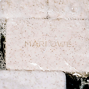 MARLOWE. No. 102 Men's Body Scrub Soap 7 oz, Earthy Oud Wood Scent, Best Exfoliating Bar for Men, Made with Natural Ingredients, Apricot Seed Powder, Shea Butter, Olive Oil, Green Tea Extracts