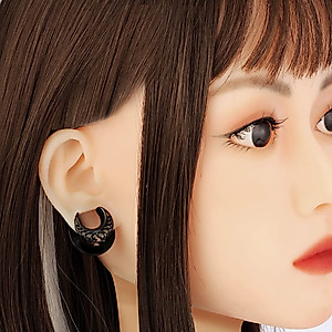 LADEMAYH 2Pcs 5/8 Gauges for Ears, Elegant Black 16mm Gauges for Women, Exquisite Patterns 5/8 Plugs for Ears, Surgical Steel 5/8 Ear Gauges Saddle Tunnels Earrings