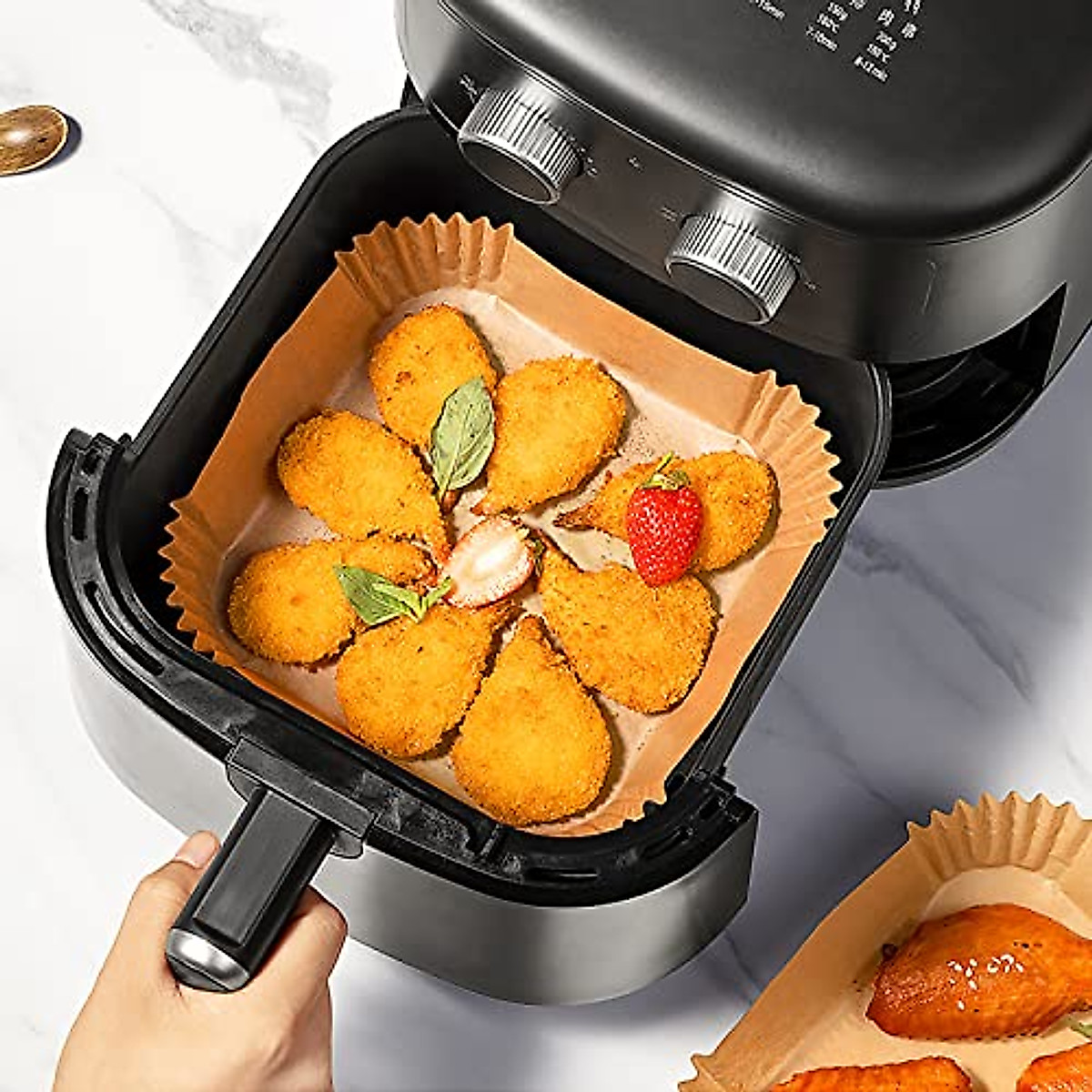 Morcheiong 100pcs Disposable Air Fryer Paper Liners, 7.9In Square Parchment Paper Liners for Air Fryer Baking Roasting Microwave (Natural)