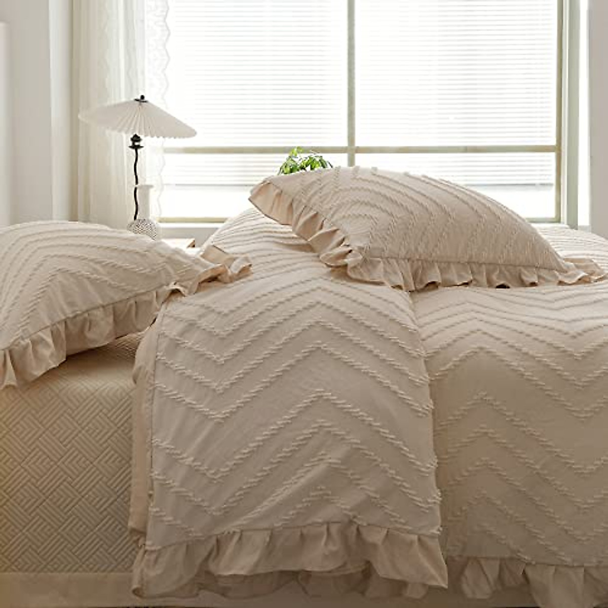 BAHALDEN Tufted Duvet Cover King Sets, Soft and Breathable Comforter Cover with Zipper Closure, Embroidery Boho Bedding with Ruffles, Cream Beige 104x90 inches and 2 Pillowcases