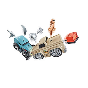 MGA Entertainment Wreck Royale Exploding Crashing Big Boss Race Car with 4 Mix 'N Match Explosive Parts