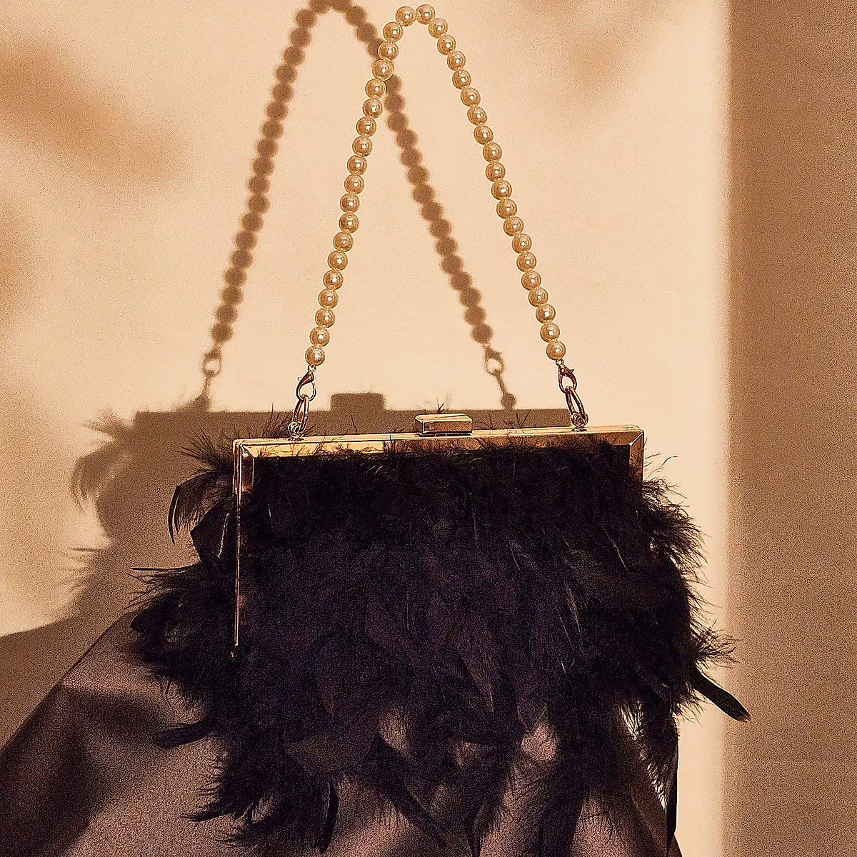 Amylove Feather Clutch Purses for Women Wedding Evening Bride Furry Purse Classy Fringe Purse Glossy Designer Purse(Black)