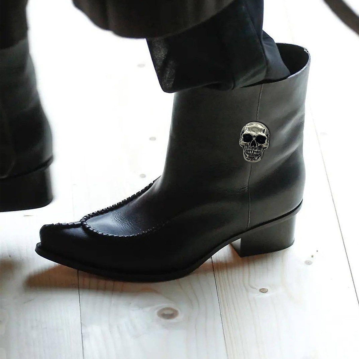 Kesvila 10PCS Skull Head Decorative Buckle Skull Conchos for Leather Screw Back for Bag Leather Belt DIY Craft Making (Antique Silver)