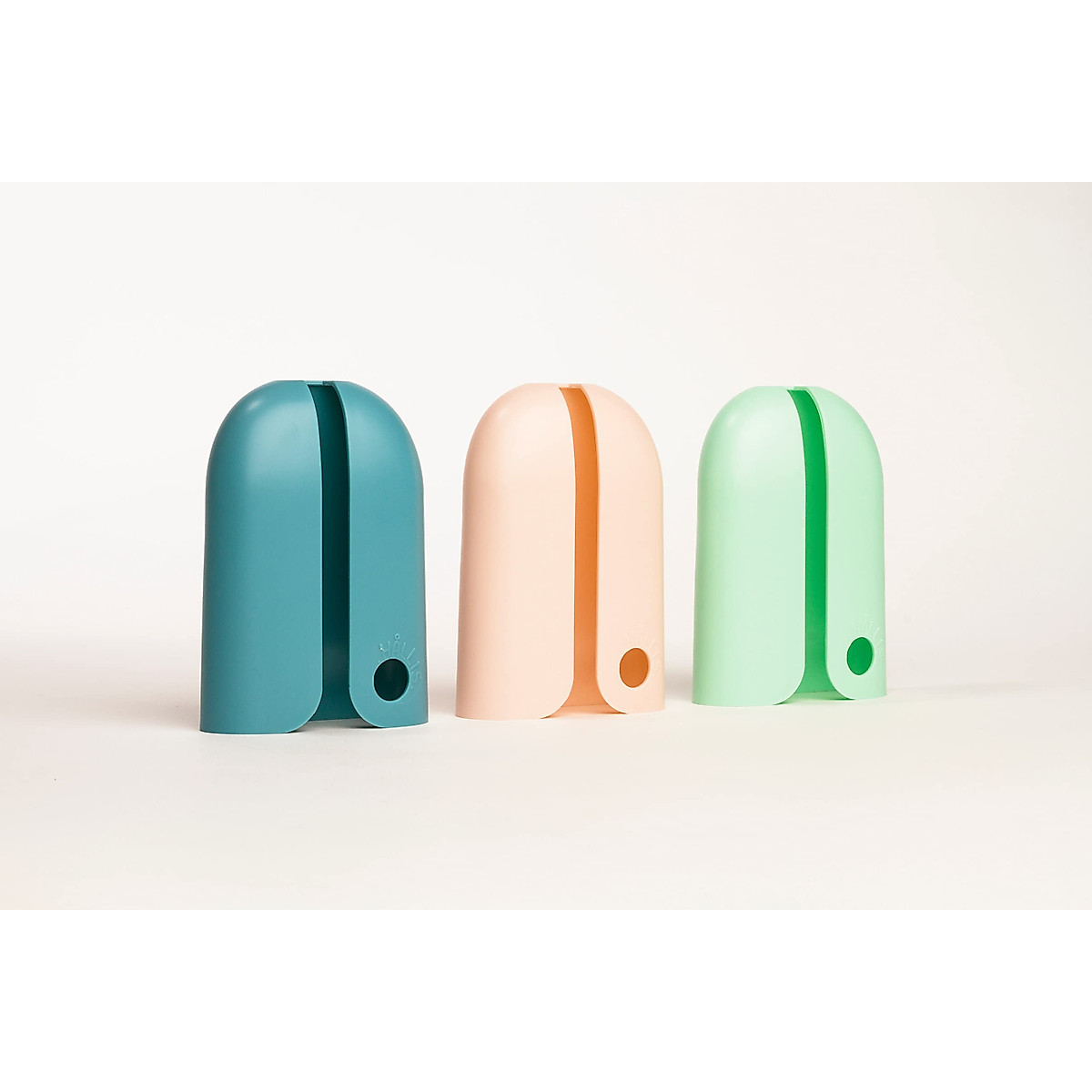 HÅLLIS The Swedish Squeeze Pouch Holder - The Baby Product You Didn't Know You were Missing - Enjoy a Snack on The go - No More Messy Clean-ups - Fits Most Squeeze Pouches - Twin & Tripple Pack Also