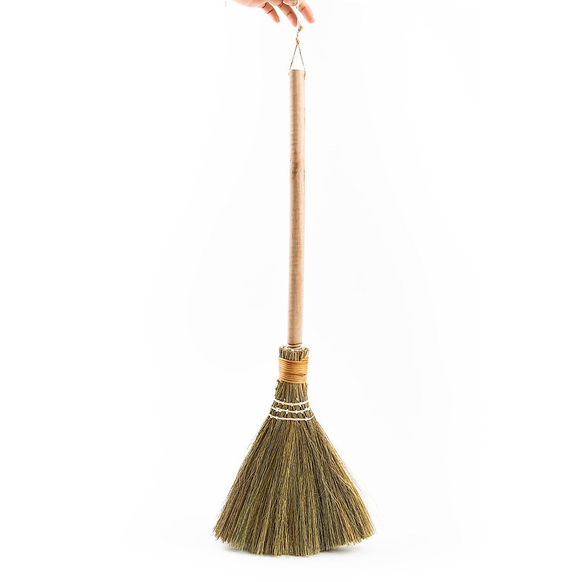 MISCRANAST. Small Natural Whisk Broom with Wood Handle Retro Nature. Vietnamese Soft Straw Broom for Cleaning. Use it as a Decoration, Wedding, Witch Broom, Broomstick Halloween, Mini Straw Broom