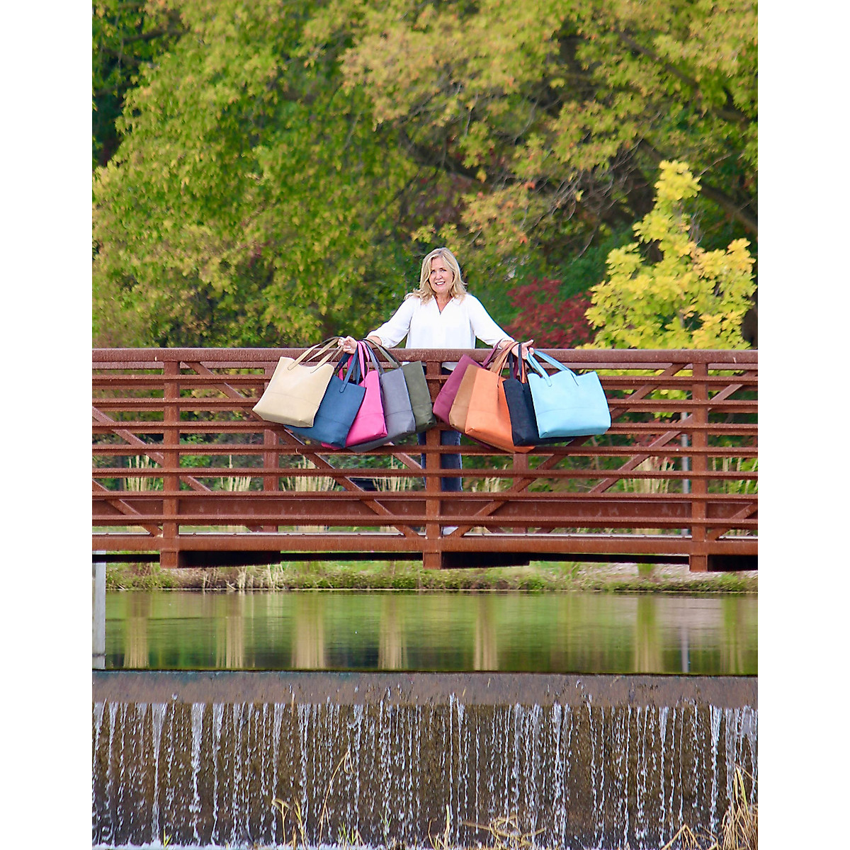 Oversized suede Taylor Tote in Navy