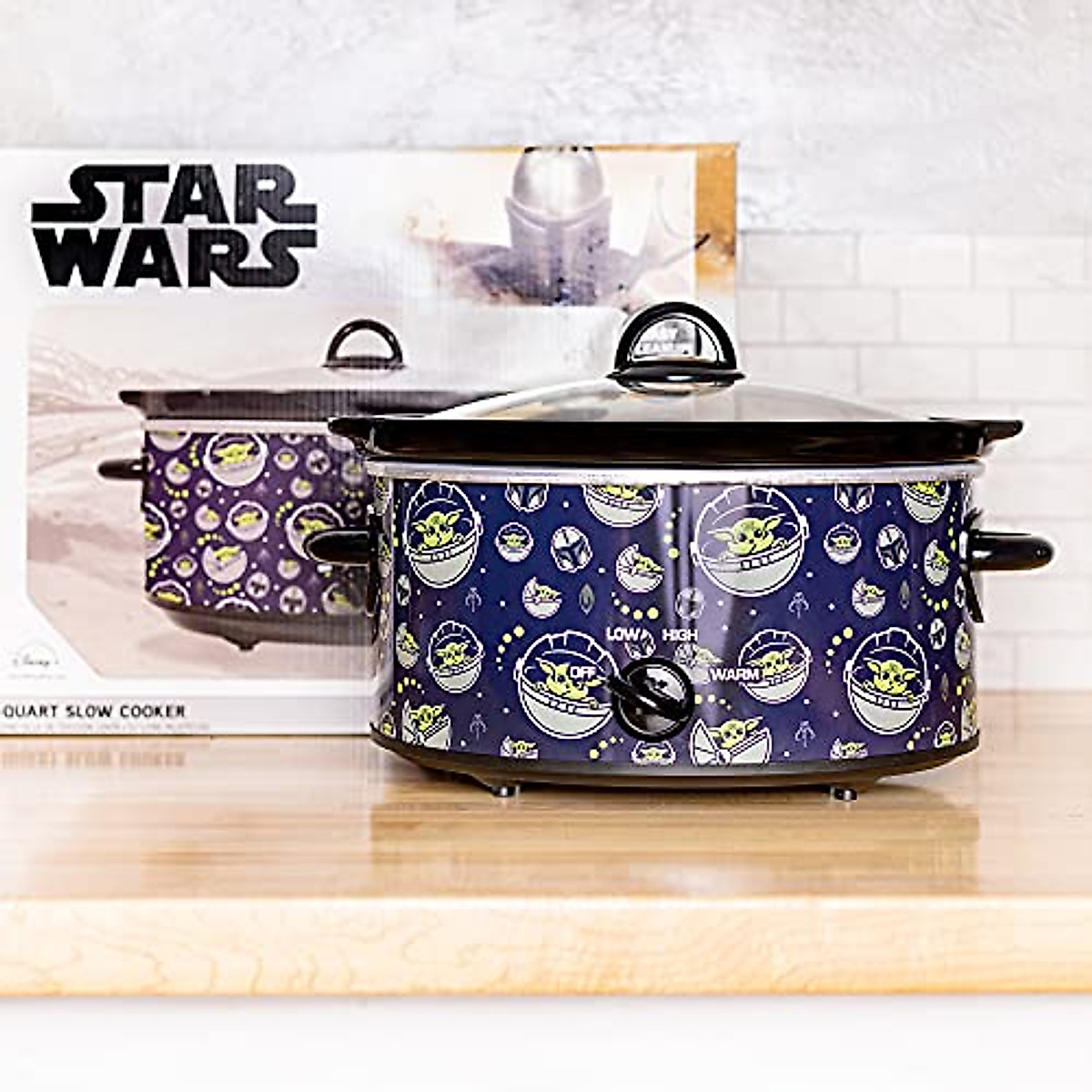 Uncanny Brands Star Wars The Mandalorian 5 Quart Slow Cooker- Easy Cooking For Baby Yoda- Kitchen Appliance …