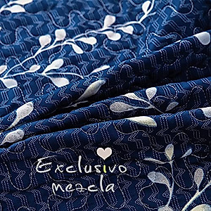 Exclusivo Mezcla Microfiber Quilted Throw Blanket, Flower Pattern Throw Blanket for Bed/Couch/Sofa, Soft and Lightweight (50"x 60",Navy)