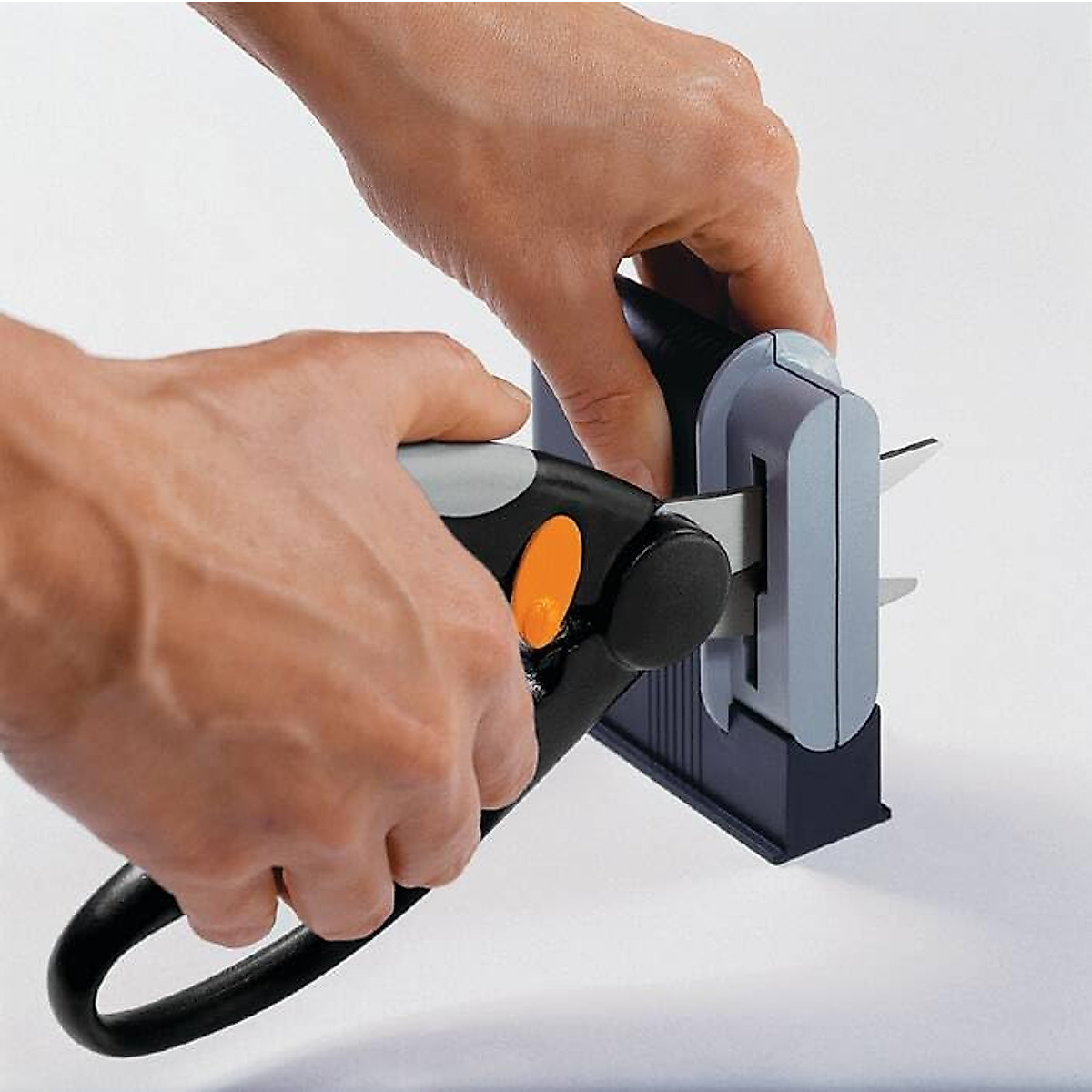 Fiskars Clip-Sharp, Total Length: 4 cm, Plastic, 1000812 Scissors Sharpener, one size, Black