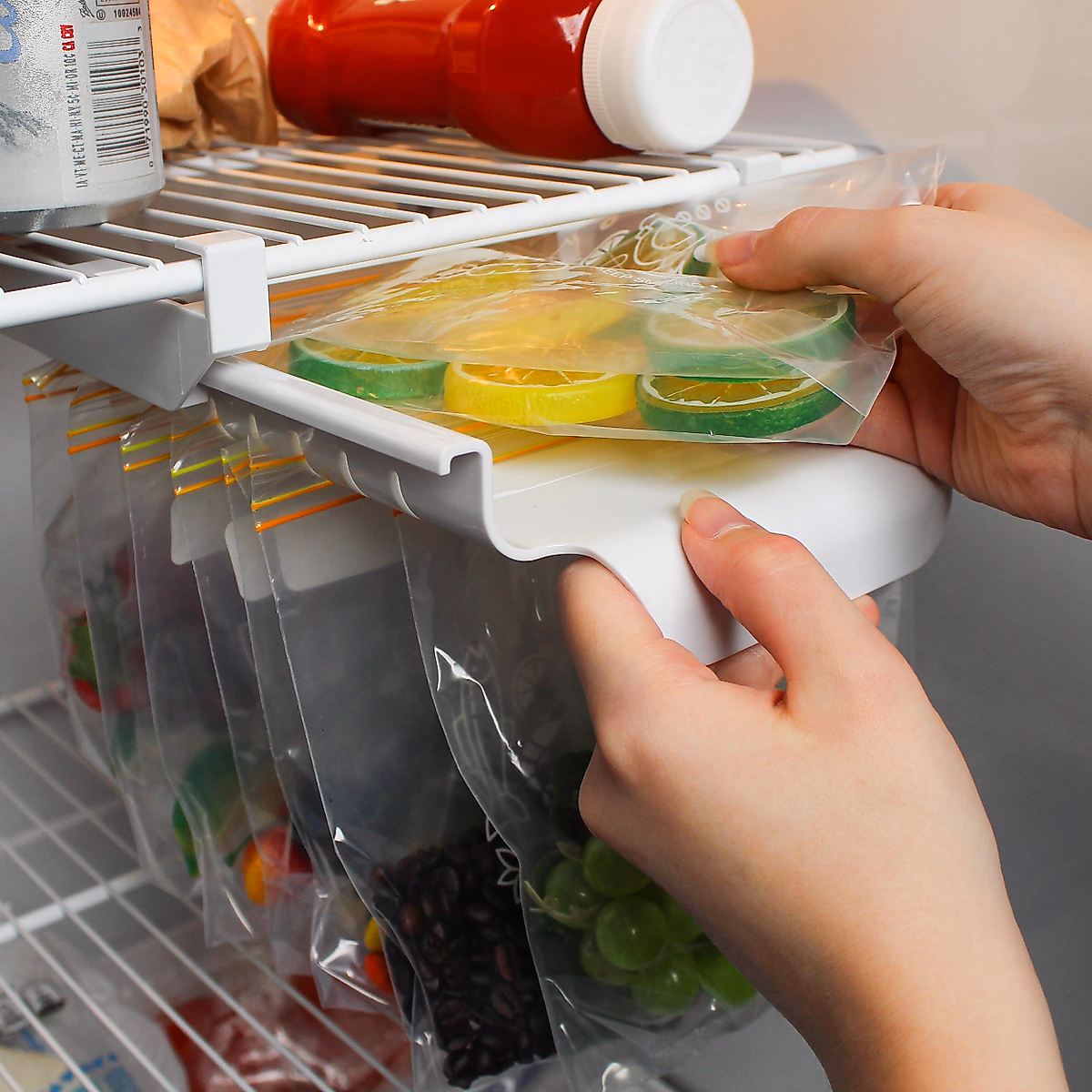 7Penn Fridge Zip Bag Hanging Rack Adjustable Fridge Drawer - 10 Slot Refrigerator Rack Side Hanging Rack with 40 Bags