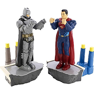 Mattel Games Batman Vs. Superman Rock 'Em Sock 'Em Robots 2-Player Kids Game, Fighting Robots Action Game (Amazon Exclusive)