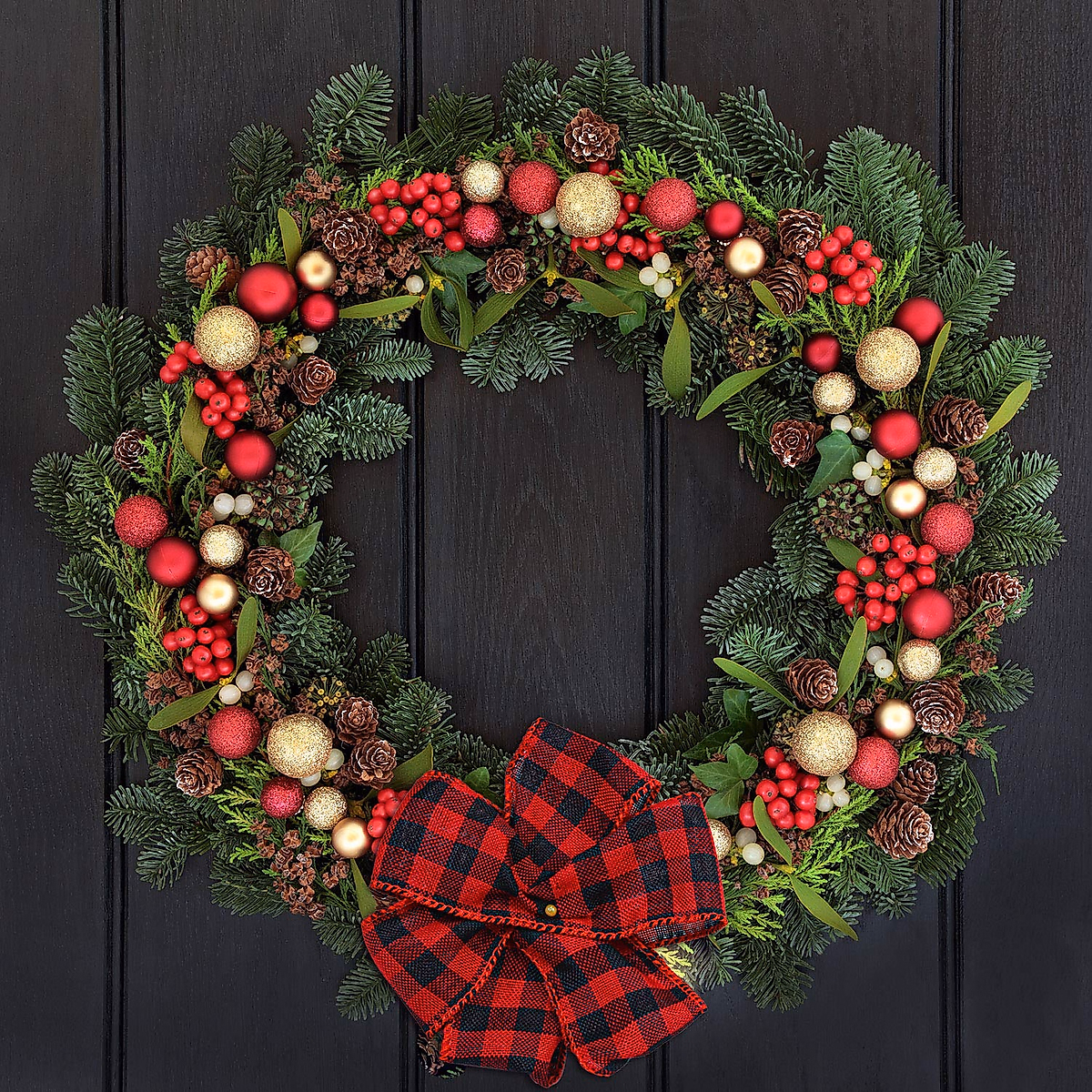 URATOT Red and Black Plaid Burlap Ribbon Christmas Wired Ribbon Wrapping Ribbon for Christmas Crafts Decoration, Floral Bows Craft (5cm x 6m)