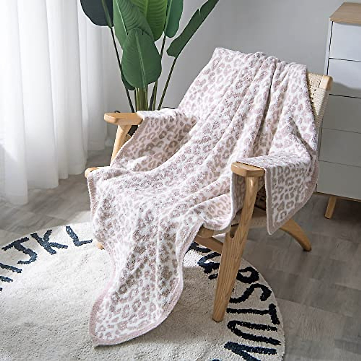 Super Soft Plush Leopard Blanket for Couch Lightweight Warm Fluffy Reversible Cheetah Throw Blanket for Sofa Bed Travel, Cream