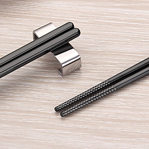 SHARECOOK Chopsticks set, 18/10 Stainless Steel Metal Korean Chopsticks, 9.45 Inches Reusable Chopsticks for Dinner, Easy to Hold (5 Pairs, Black)