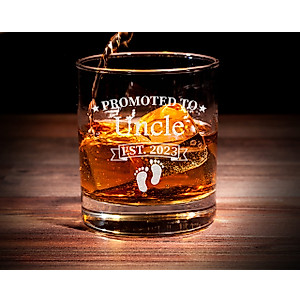 CARVELITA Promoted To Uncle Est 2023 - Uncle Whiskey Glass - 11oz Old Fashioned Bourbon Rocks Glass - Uncle Pregnancy Announcement - Gifts For First Time Uncle - Baby Reveal Gift For Brother
