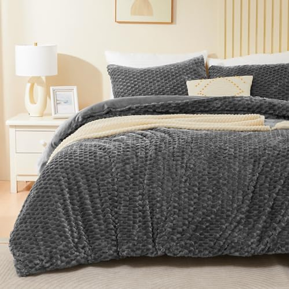 ChiXpace Textured King Duvet Cover Set, Soft Velvet Grey Plaid Pattern Comforter Cover, Luxury Flannel Bedding Sets, 3 Pcs, 1 Duvet Cover & 2 Pillowcases