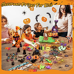 OCHIDO Halloween Party Favors for Kids-240pcs Bulk Halloween Toys Treats Gifts,Halloween Goodie Bags Fillers ,Trick Or Treat , Halloween School Classroom Carnival Prizes, Treasure Box Toys