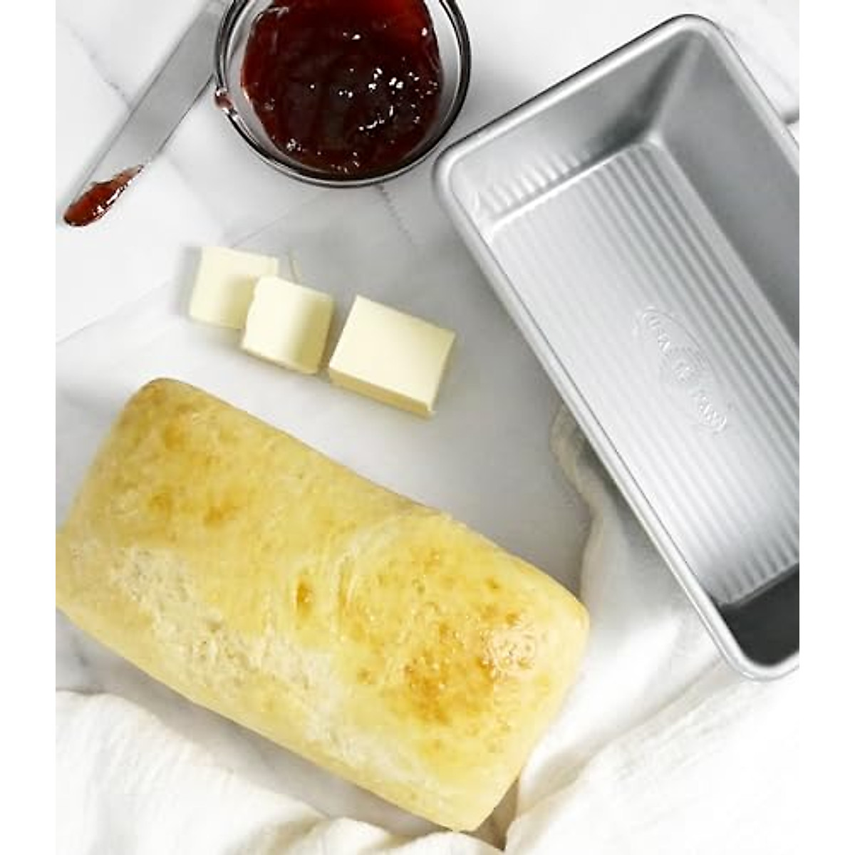 USA Pan Bakeware Seamless Nonstick Standard Bread Loaf Pan, 8 x 4.5 x 2.75