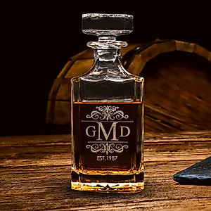 Personalized Whiskey Decanter Set – Engraved Glass Cups Drinking Glasses Set of 2 – Custom Whiskey Glasses Drinking Set – Whiskey Gifts for Men, Him, Wedding, Groomsman