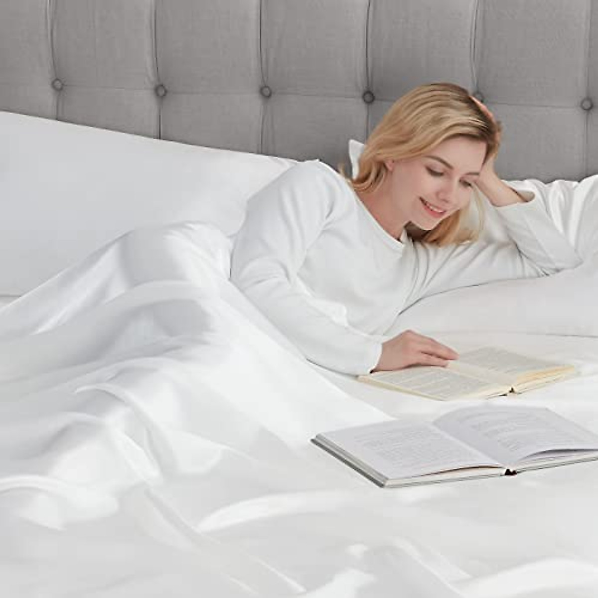 Serta SatinLuxury 4pc Soft Lightweight Deep Pocket Bedding Silky Satin Sheet Set with Pillowcases, King, White