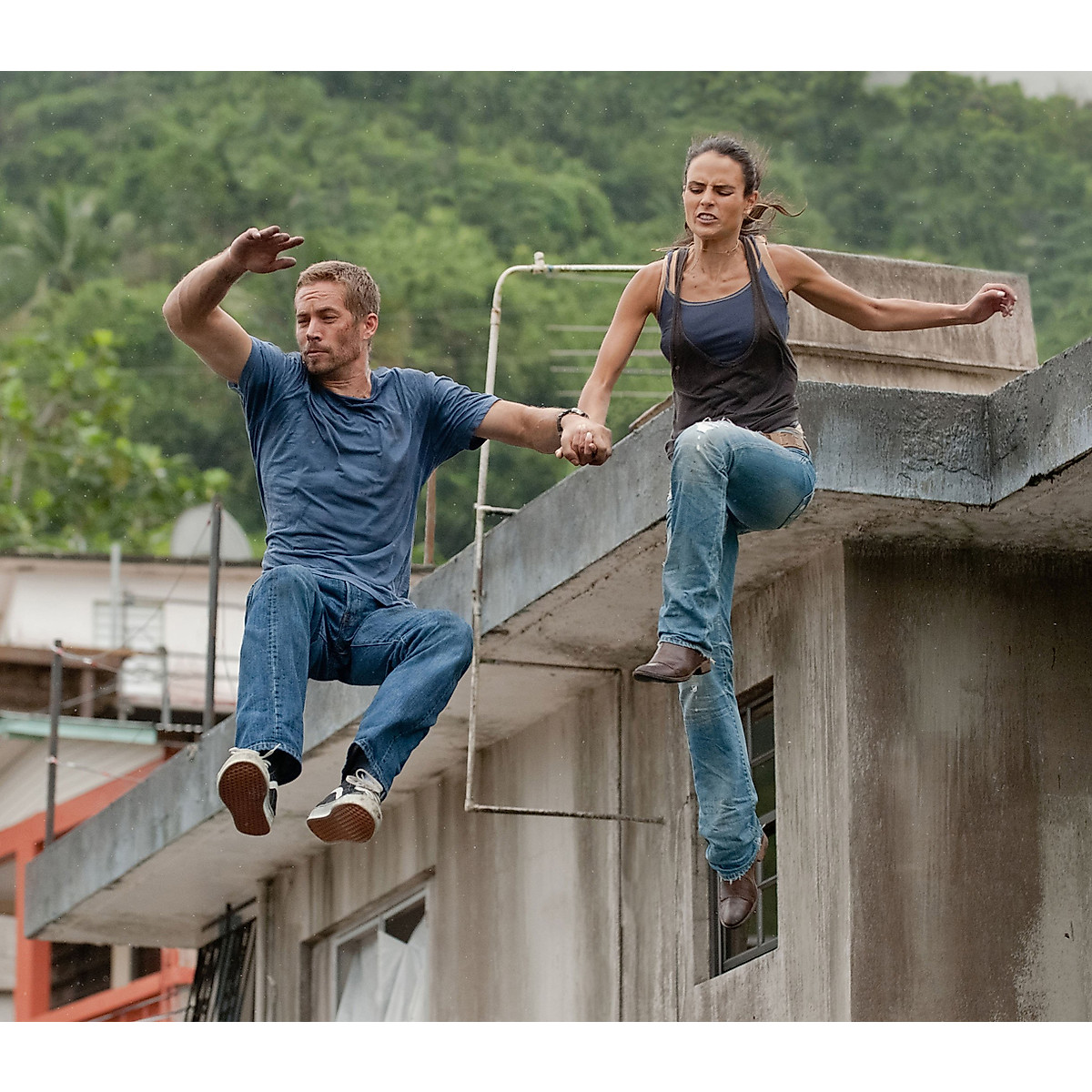 Fast Five (Two-Disc DVD/Blu-ray Combo in DVD Packaging)