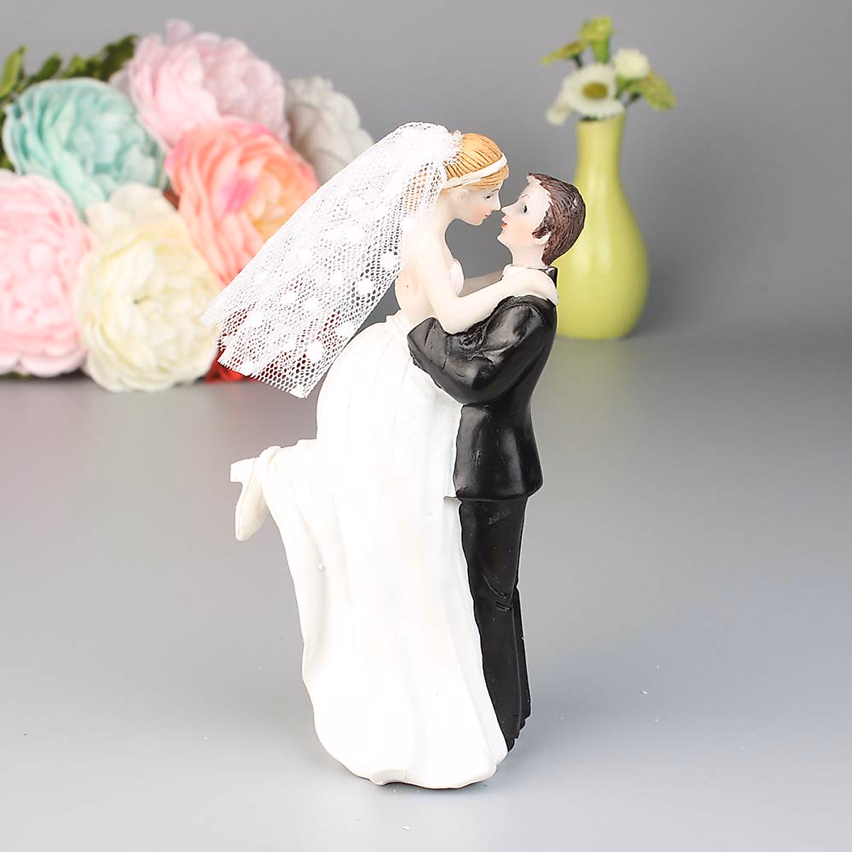 SCHOLMART Wedding Cake Toppers Bride and Groom, Wedding Party Cake Topper Figurines, Bridal Shower Decorations, Anniversary Party Cake Topper (Cheerful Bride & Groom) (With Veil)