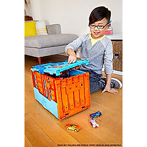 Hot Wheels Race Crate with 3 Stunts in 1 Set Portable Storage Ages 6 to 10