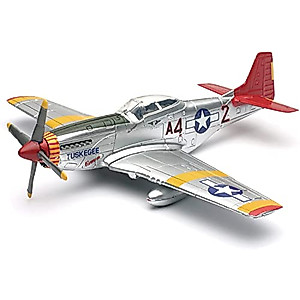 New-Ray World War II Replica Fighter Air Planes ClassicAircraft P-51D Red Tails 1:48
