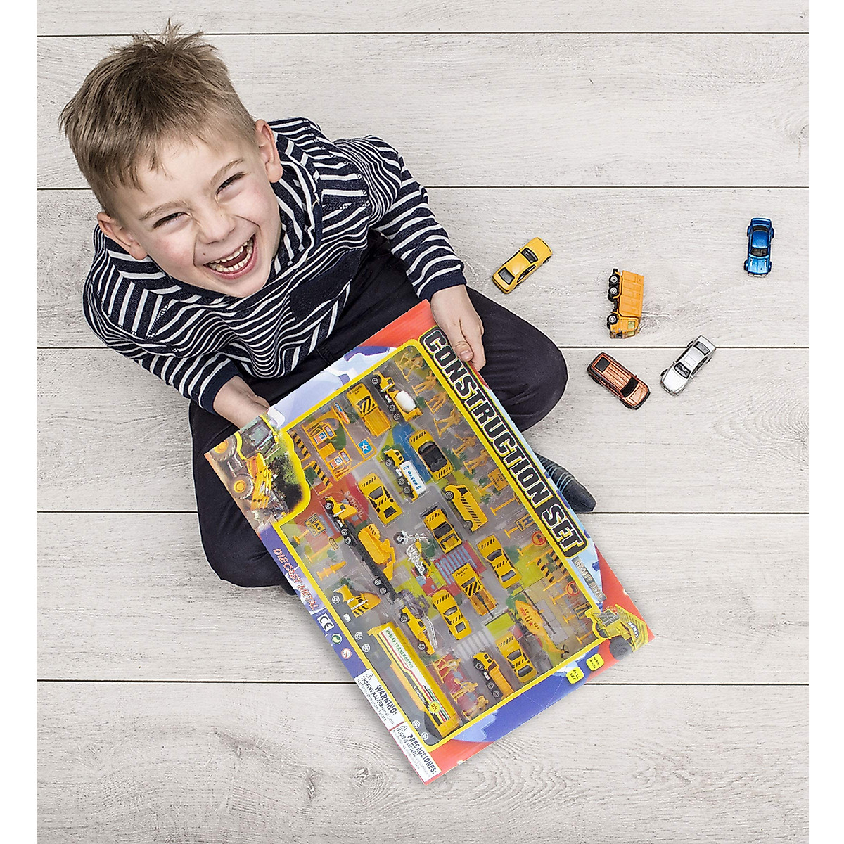 METRO Complete Construction Crew 43 Piece Mini Toy Diecast Vehicle Play Set, Comes with Street Play Mat, Variety of Vehicles and Figures