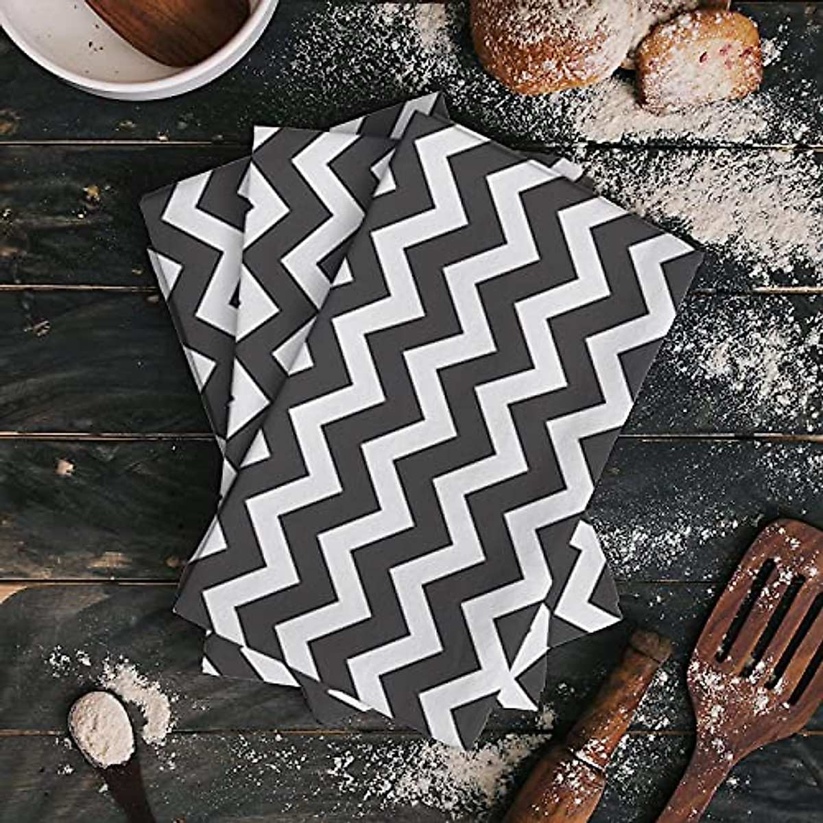 Big buy store Black and White Kitchen Dish Towels, Soft Lightweight Microfiber Absorbent Hand Towel Chevron Zig Zag Pattern Tea Towel for Kitchen Bathroom 18x28in