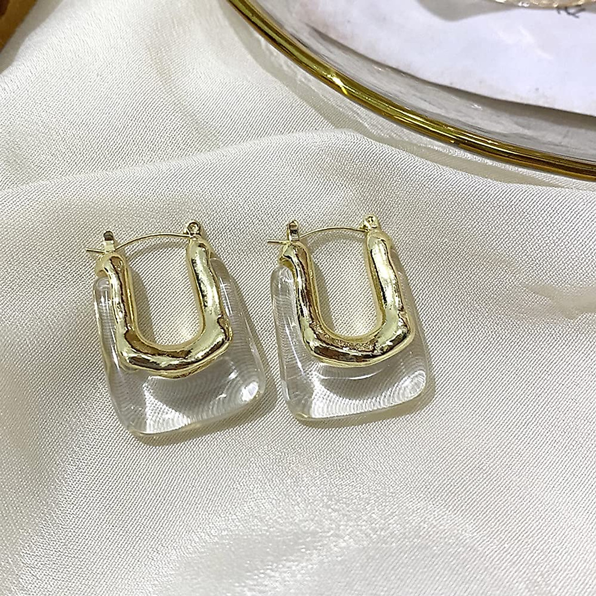 Vintage Transparent Resin Geometric U Shape Hoop Earrings Gold Metal Earrings for Woman Party Jewelry