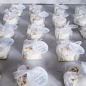 RomanticBaking 100pcs 2.17" × 2.17" × 1.38" Inch Chocolate Covered Mini Cookies Boxes Strawberry Macaron Boxes Clear Bakery Boxes for Gumballs, Pretzel,Browine,Malt Balls,Wedding Favors Party Boxes