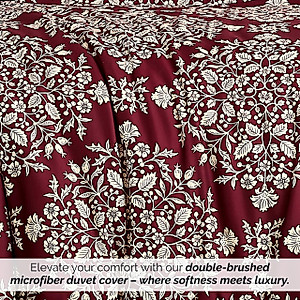 Southshore Fine Living, Inc. King Size Christmas Bedding Sets - King Duvet Cover and Shams, Reversible King/California King Duvet Cover, White Holiday Bedding Set - Wreath & Reindeer Print